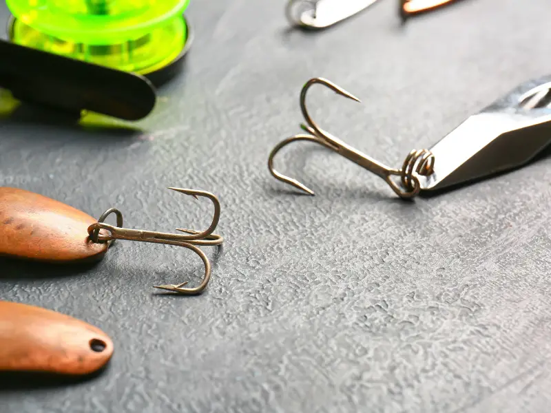 How To Fish A Spoon - AquariumPub