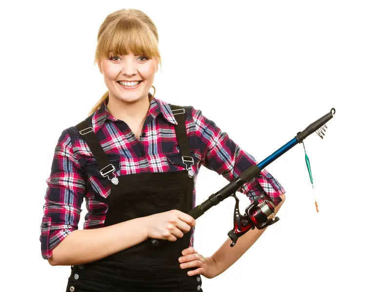 What To Wear On A Fishing Trip? 16 Tips For Men And Women - AquariumPub